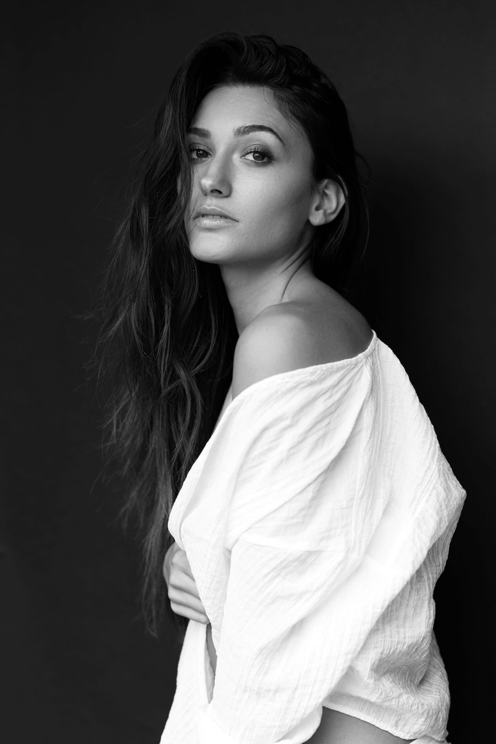 CONTACT – Gil Model Agent